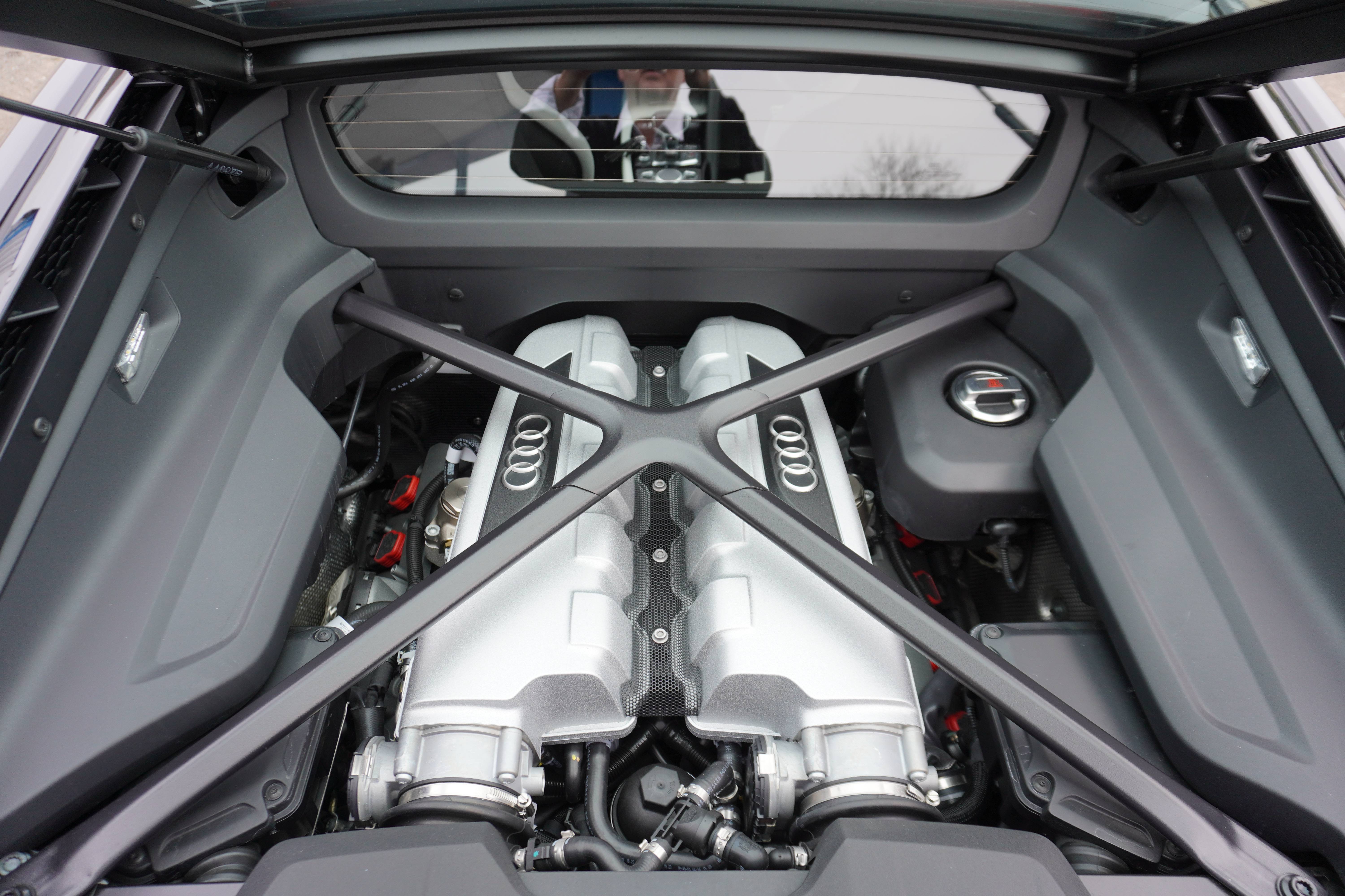 PW Millar - Barry - South Glamorgan | Currently viewing AUDI R8 5.2 FSI ...